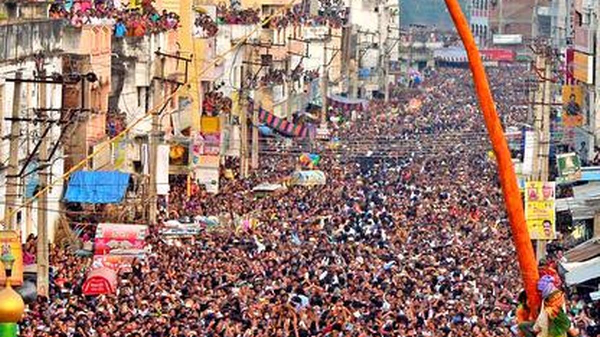 ‘Sirimanotsavam’ celebrated amidst a sea of humanity - The Hindu