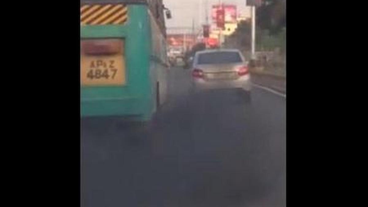 City bus belching smoke goes viral on social media - The Hindu