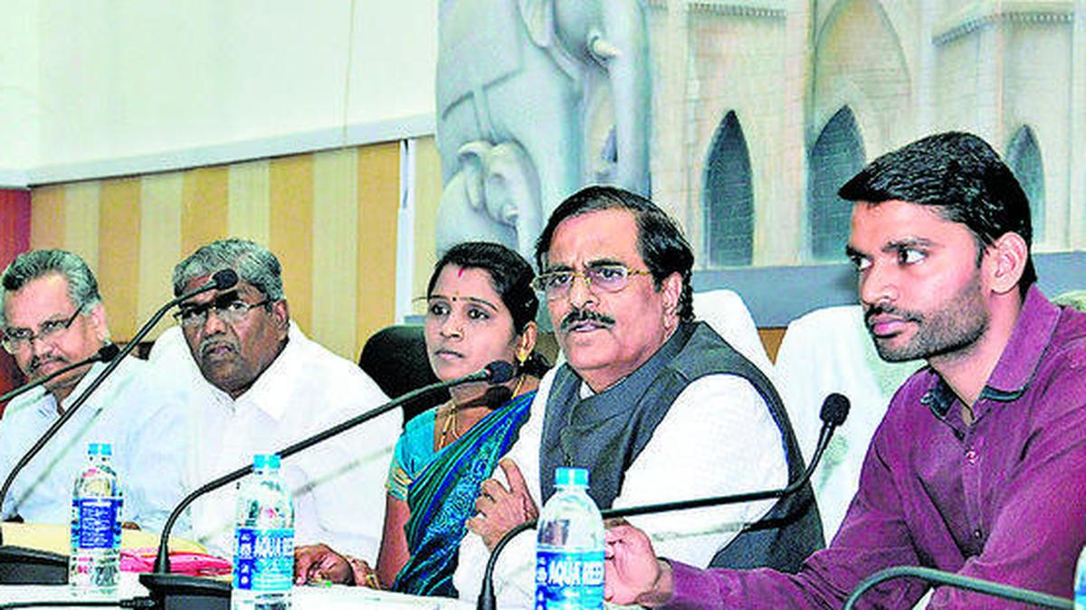Collective effort is crucial to success of sahitya sammelan, says Manu ...