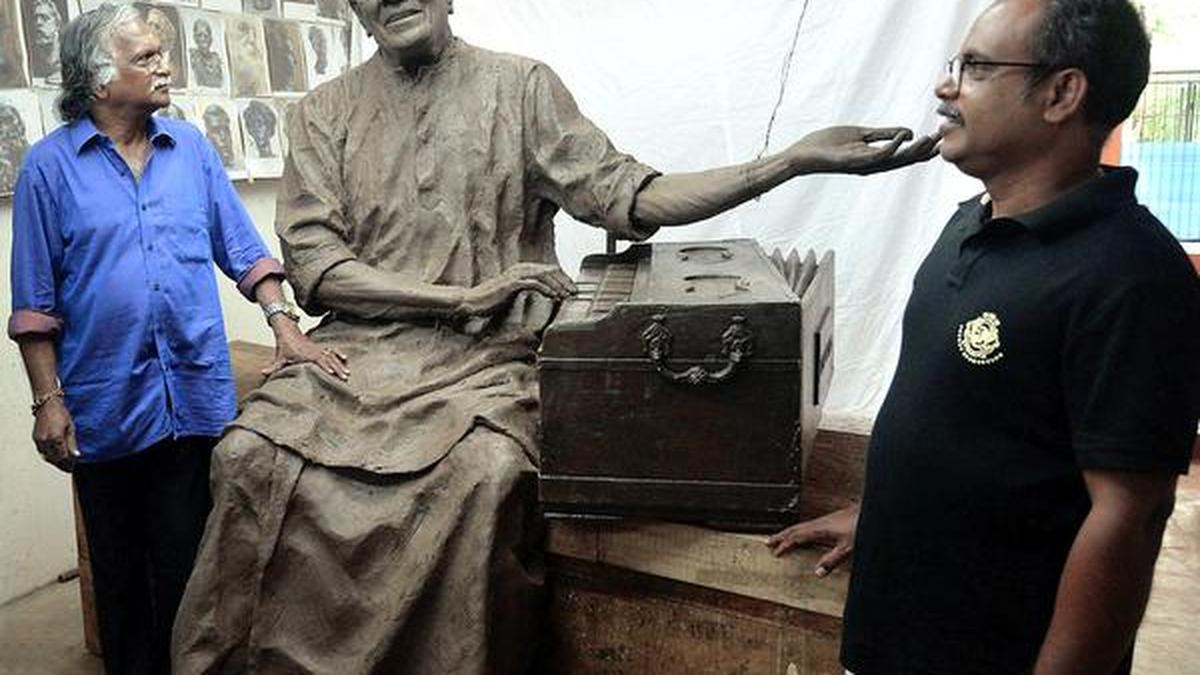 Statue of Raghavan Master to feature a harmonium too - The Hindu