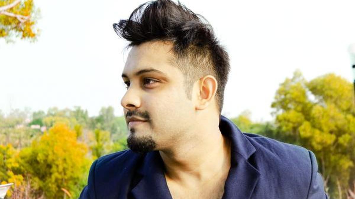 Yazin Nizar on singing in three languages for the music video, 'Neeye ...