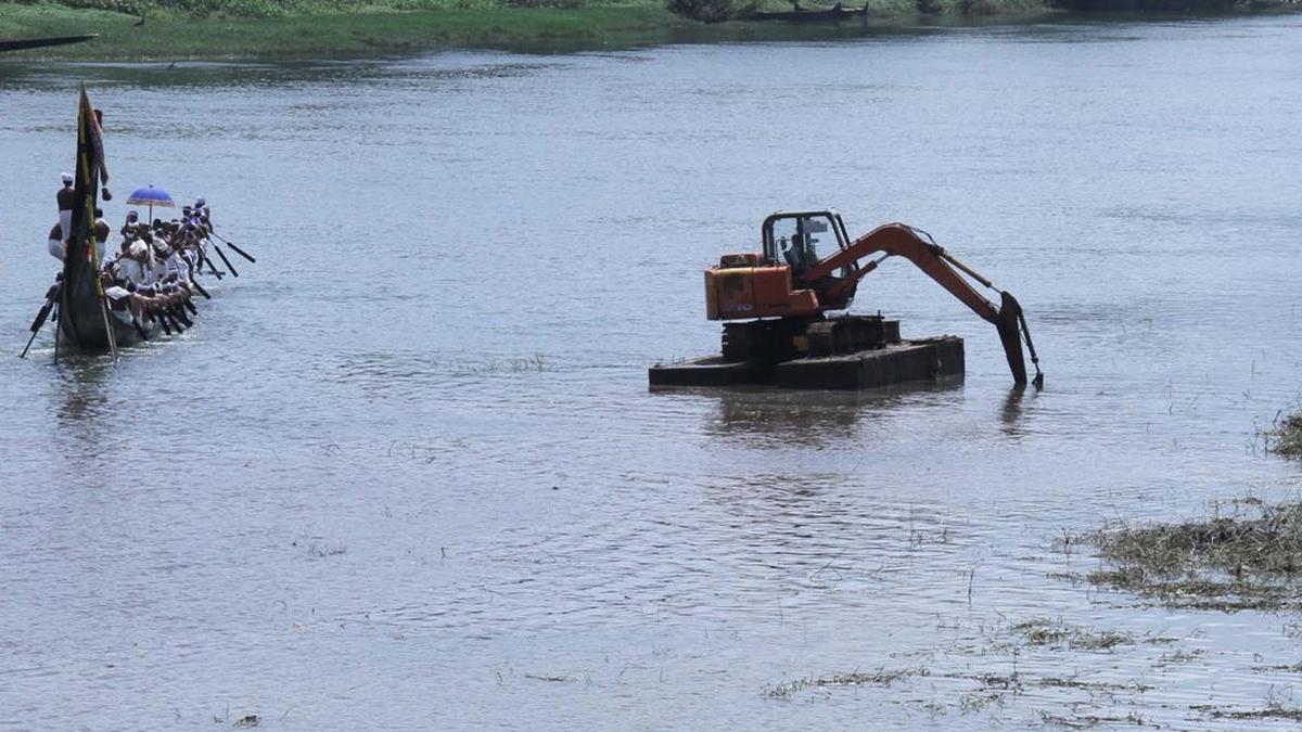 Mud bank removal project under way - The Hindu