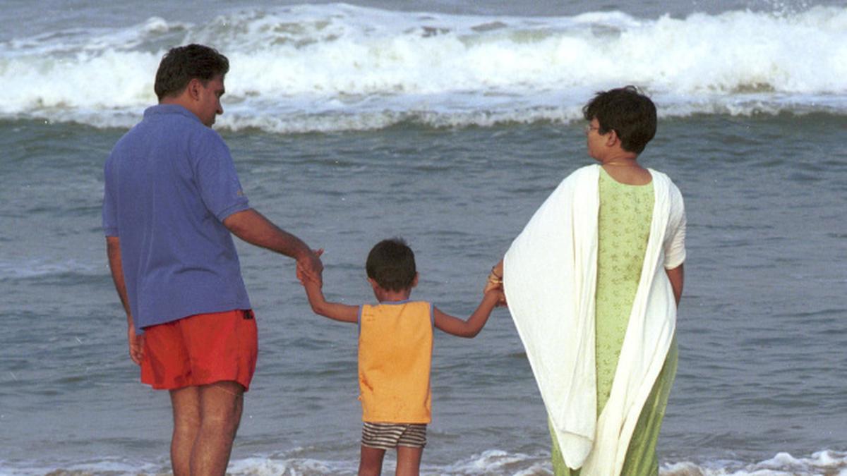 Superheroes are bad role models for kids - The Hindu