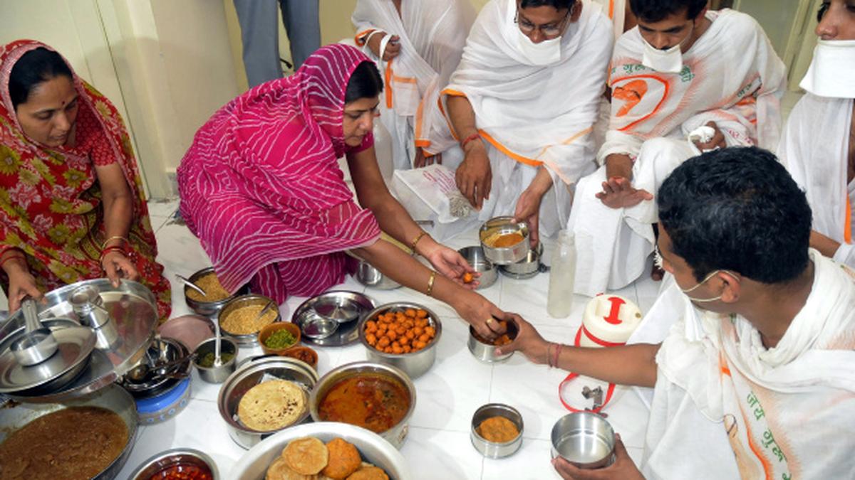 Jain youths turn ‘monks' for a day - The Hindu