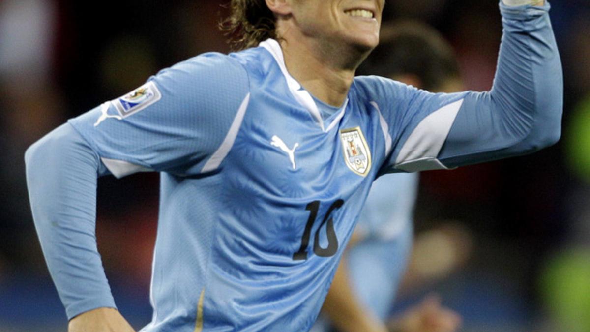 Forlan gets Golden Ball, Mueller wins Golden Boot - The Hindu