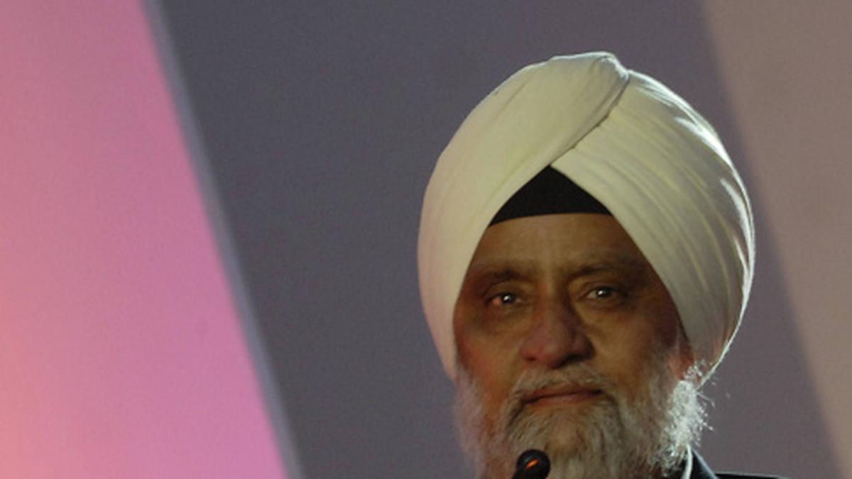 Bedi brands Murali a 'chucker' yet again - The Hindu