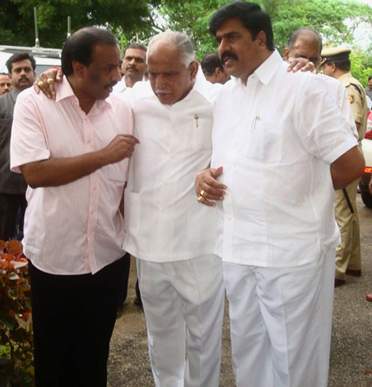 Bellary ministers launch rally to counter Congress padayatra - The Hindu