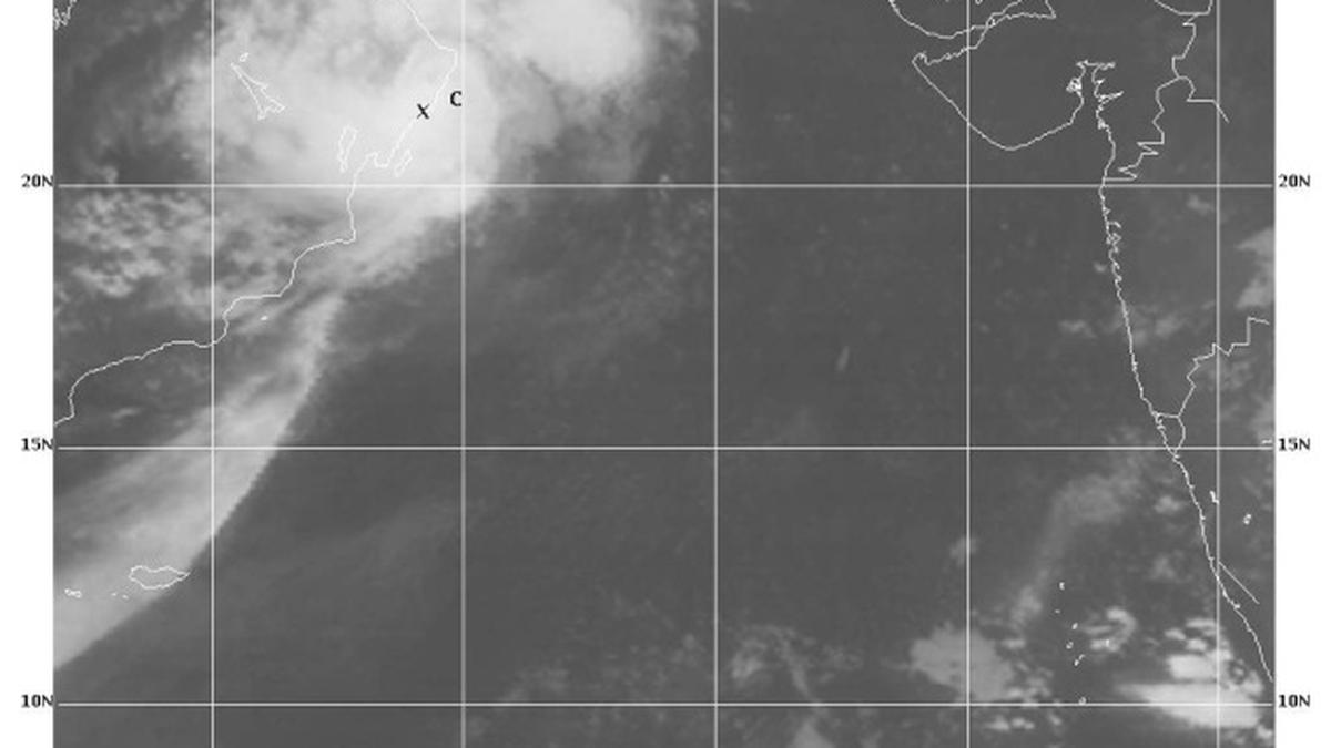 Oman braces for cyclone Phet - The Hindu