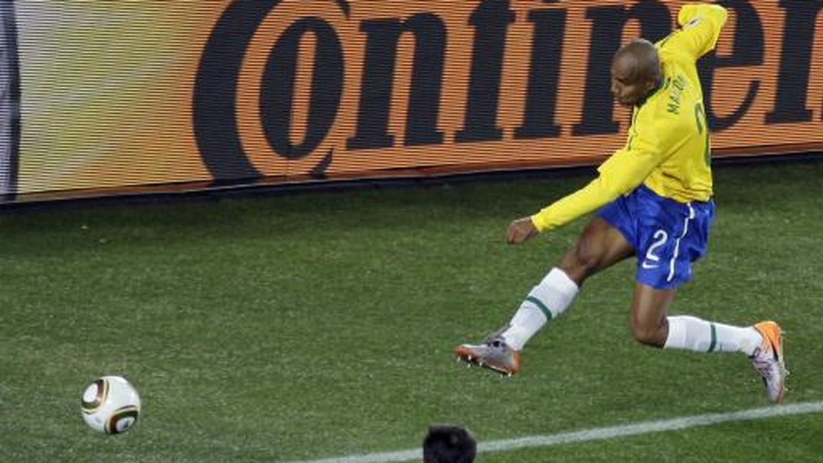 Maicon wonder goal fires Brazil to victory - The Hindu