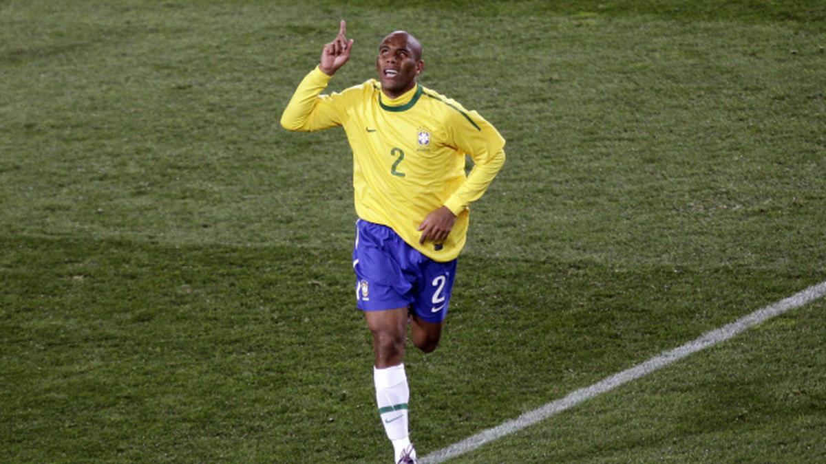 Did Maicon really mean to score Brazil’s spectacular goal - The Hindu