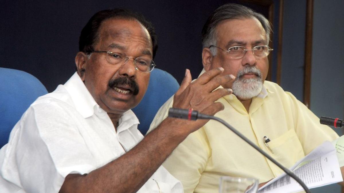 Moily unveils new policy to cut down on government litigation - The Hindu