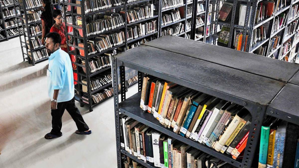 Ernakulam Public Library to reach out to homes - The Hindu