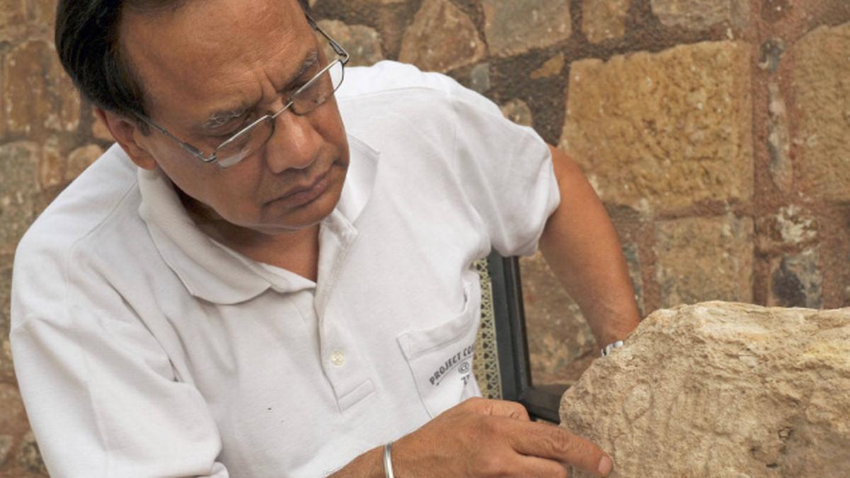 Stone inscription with Indus signs found in Gujarat - The Hindu