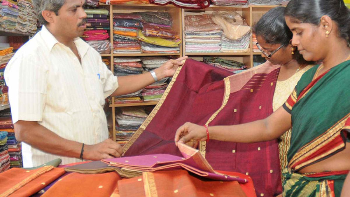 Eye-catching handloom goods on display - The Hindu