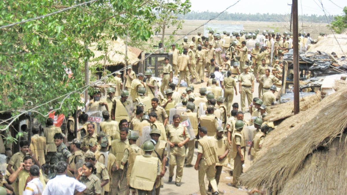 100 injured in police action at Posco-India project site - The Hindu