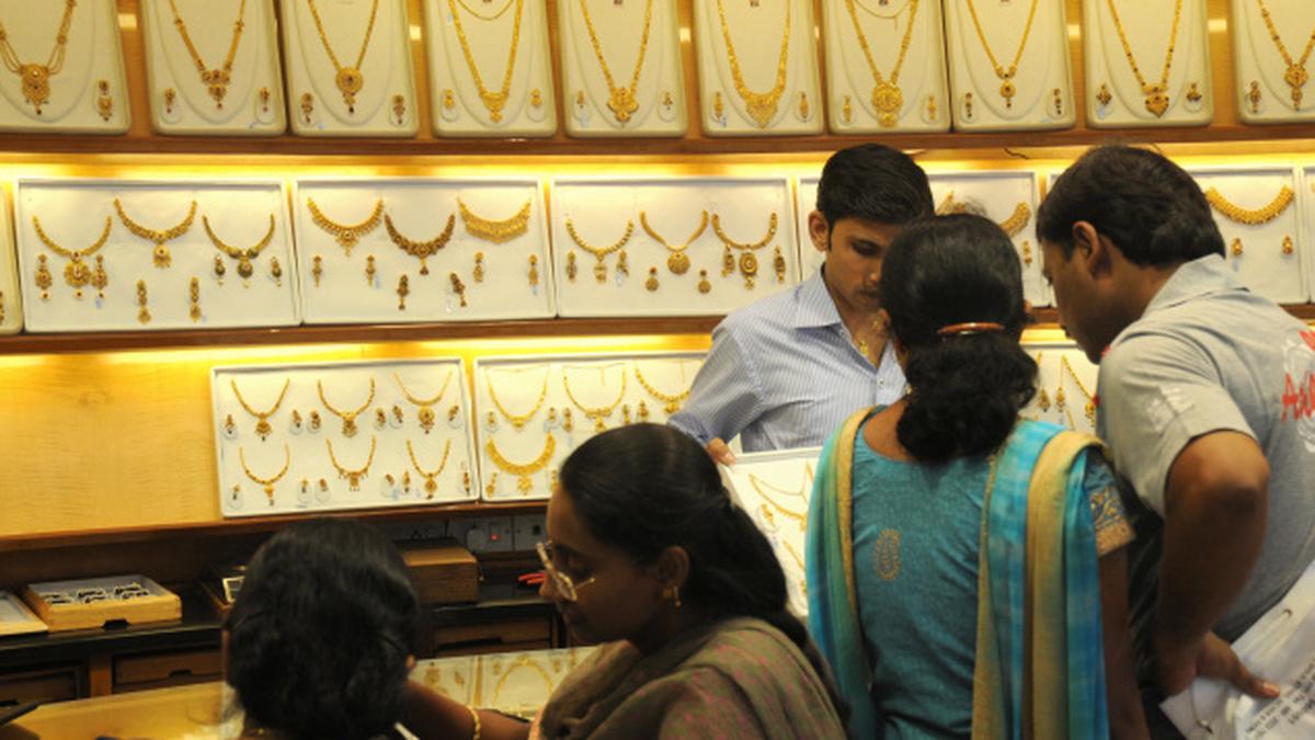 Gold soars to new record of Rs. 18,660 - The Hindu