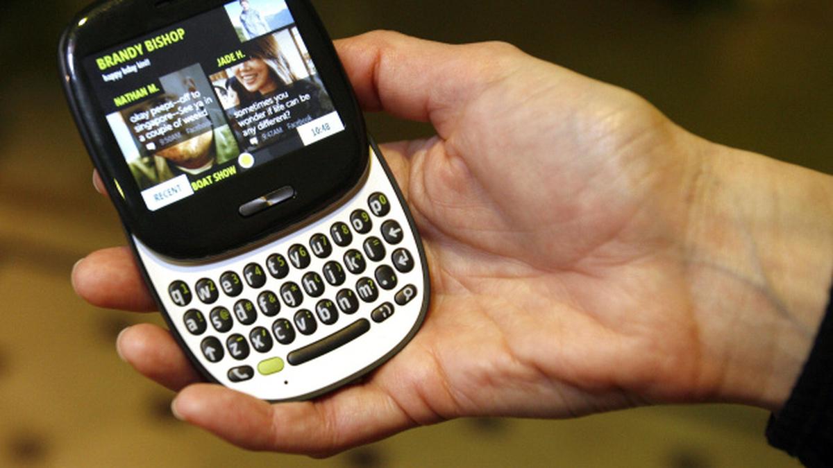 Next, a Kin: Microsoft to try new consumer phones - The Hindu