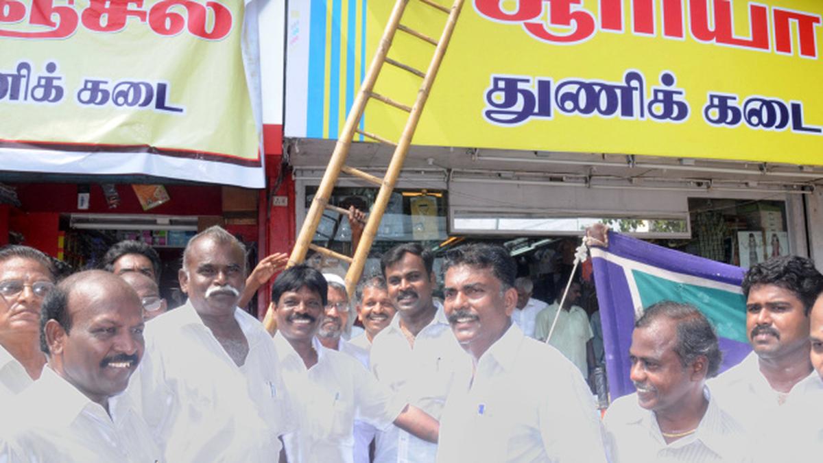 Shops begin displaying Tamil on nameboards - The Hindu