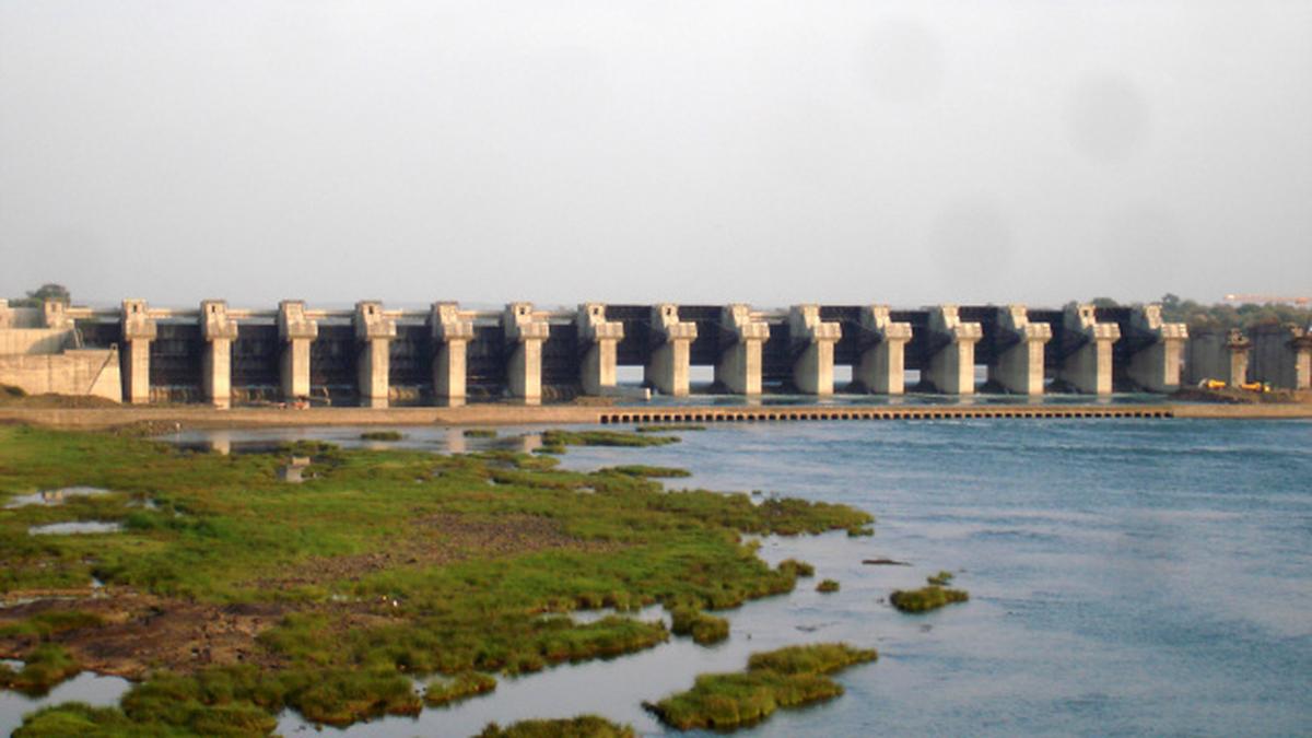 In Pathrad, resistance amid Maheshwar dam displacement - The Hindu