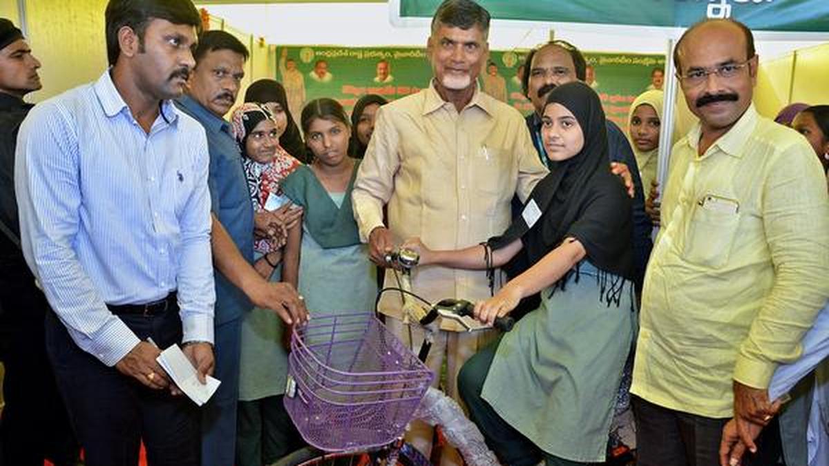 Committed to empowering DWCRA women, says CM - The Hindu