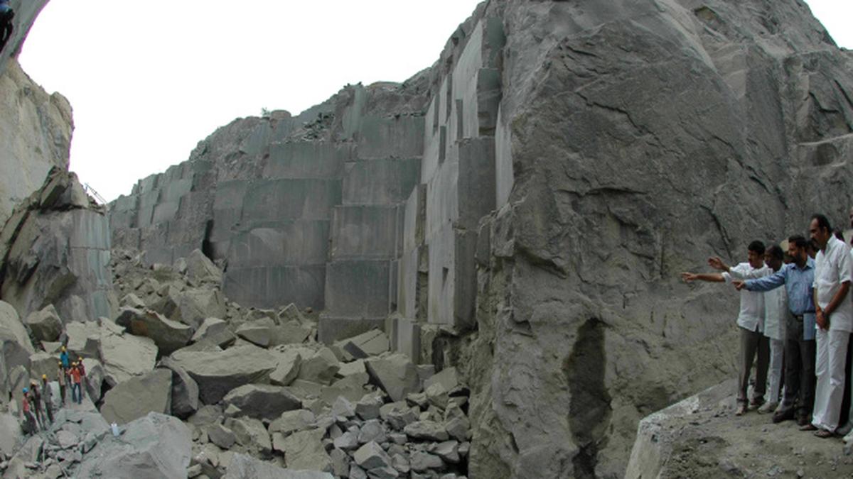 Landslip near Ongole: ‘retrieval of bodies will take 15 days’ - The Hindu