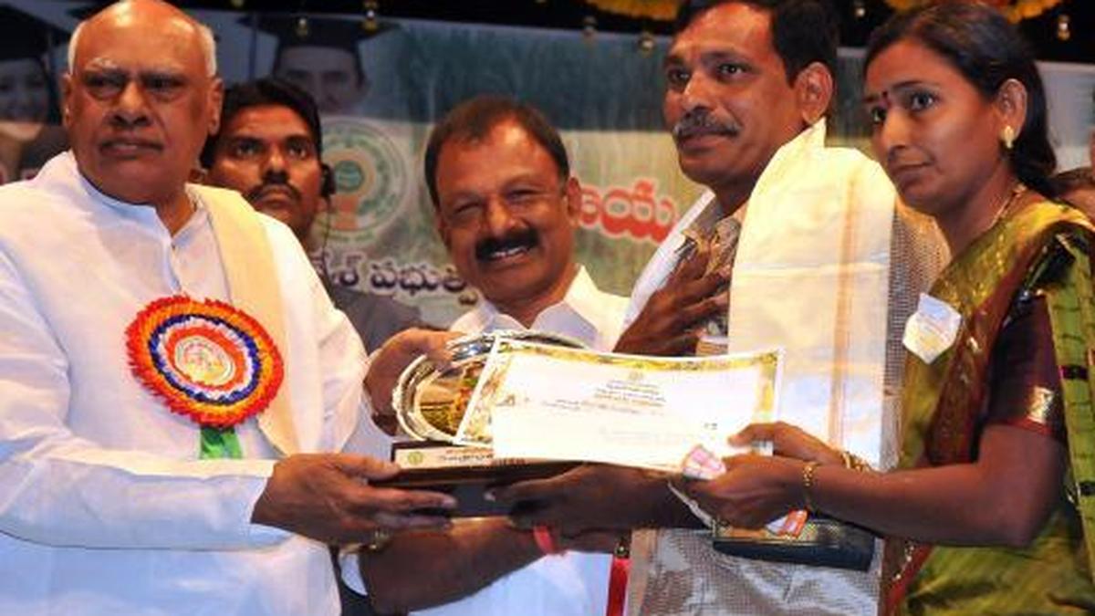 Congress government is ryot-friendly: Rosaiah - The Hindu