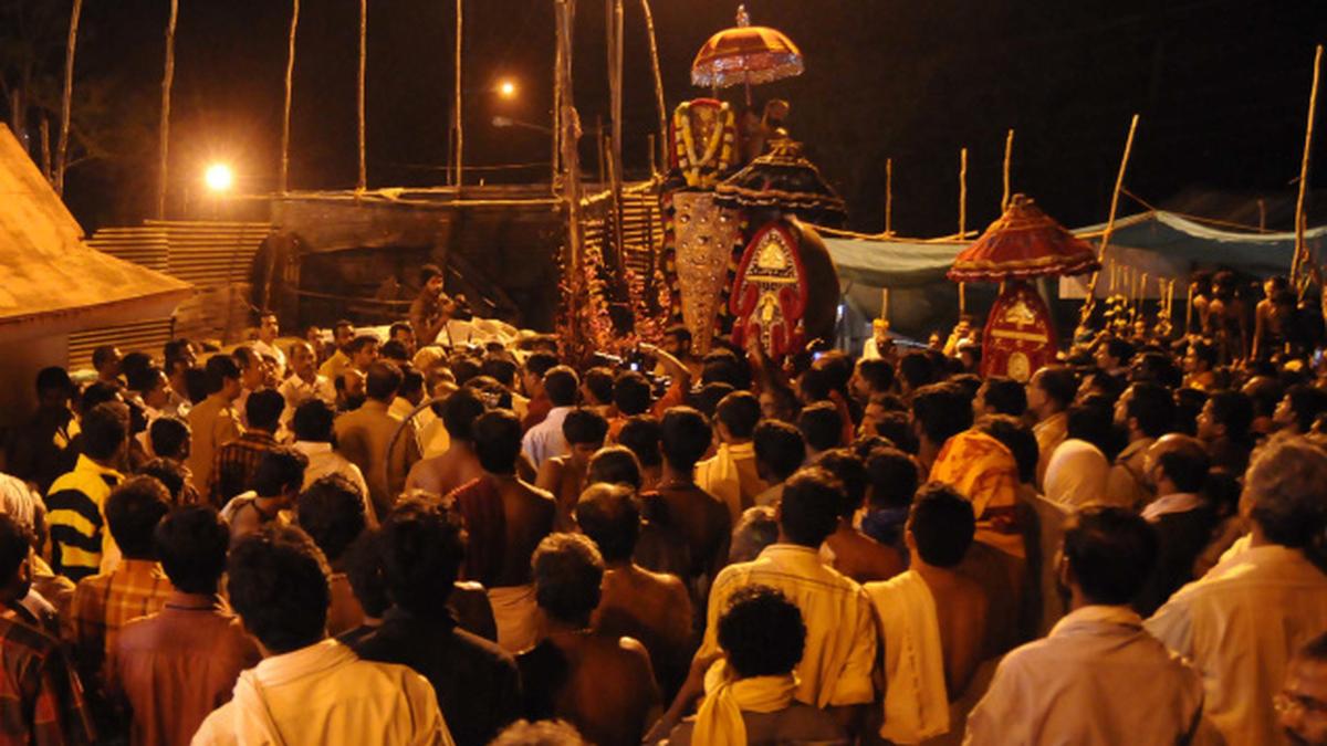 Sabarimala pilgrim season ends - The Hindu