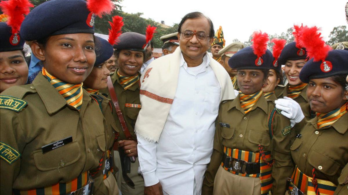 Female constables make their debut into border police - The Hindu