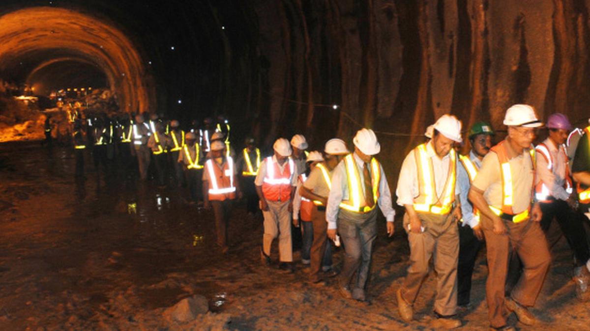 Delhi Metro finishes India’s longest urban tunnel - The Hindu