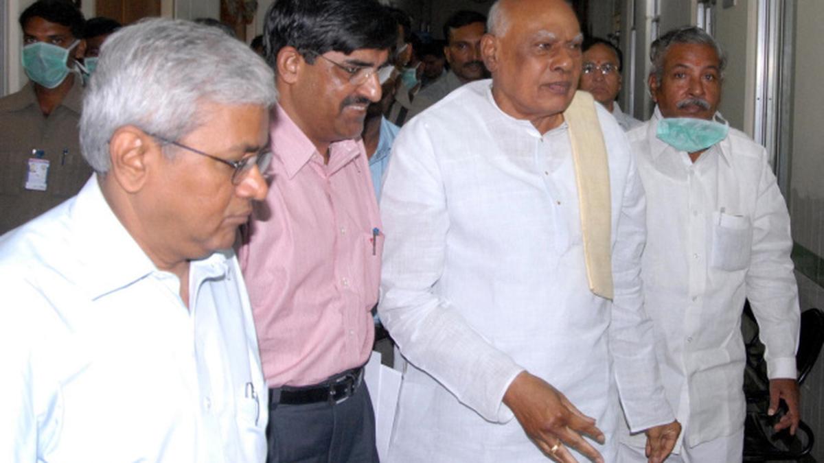 CM issue hots up again in AP Congress - The Hindu