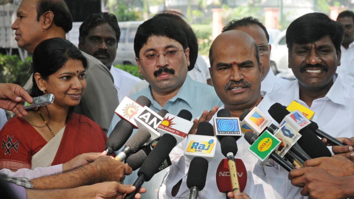 Attacks on TN fishermen: DMK, Cong. MPs meet Manmohan - The Hindu