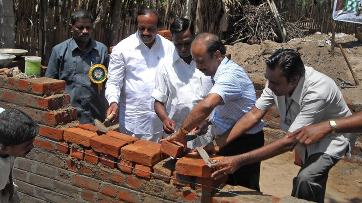 200 more houses to be constructed in Manamelkudi under Indira Awaj ...