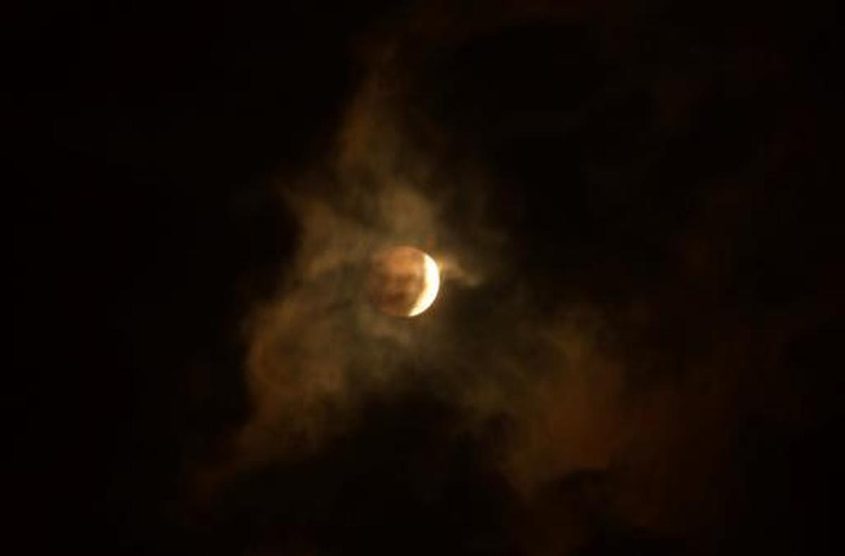 In pictures: the 'blood moon' as seen around the world - The Hindu