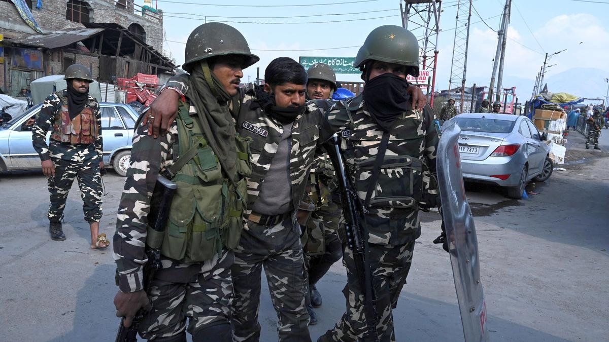 One killed, 40 injured in Srinagar grenade attack - The Hindu