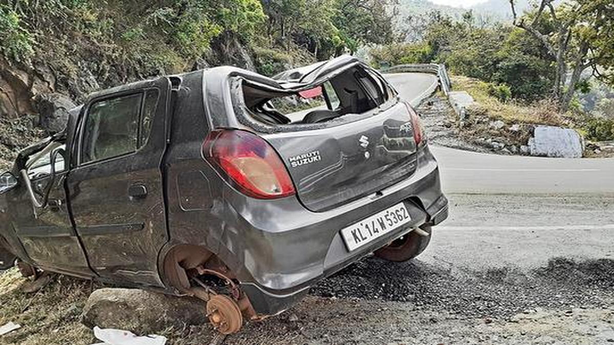 Accidents lead to closure of Kalhatti ghat road again - The Hindu