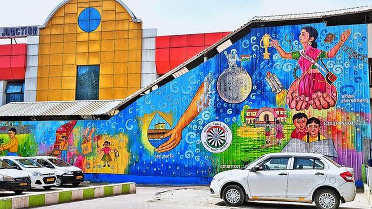 Thematic artwork unveiled at Coimbatore Railway Station - The Hindu