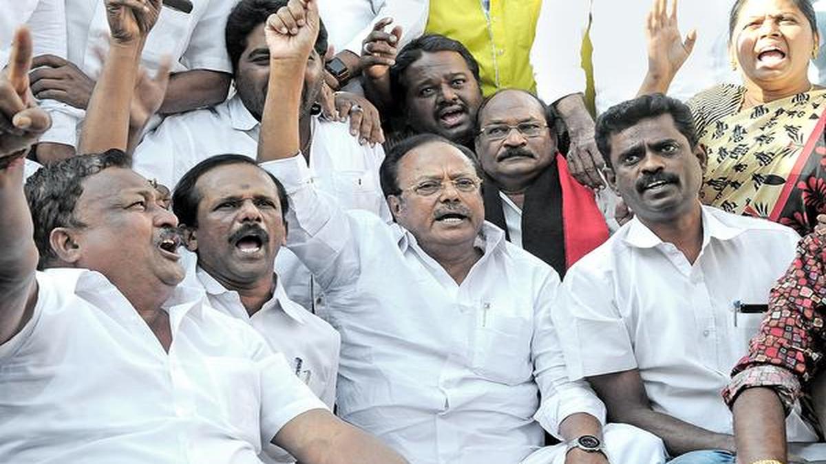 Over 1,000 DMK men held in Coimbatore - The Hindu