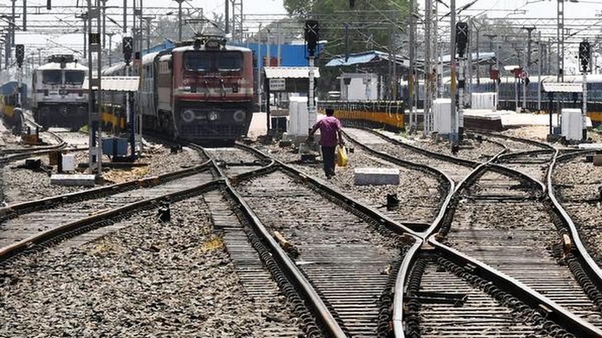 LED signals to control tracks soon - The Hindu