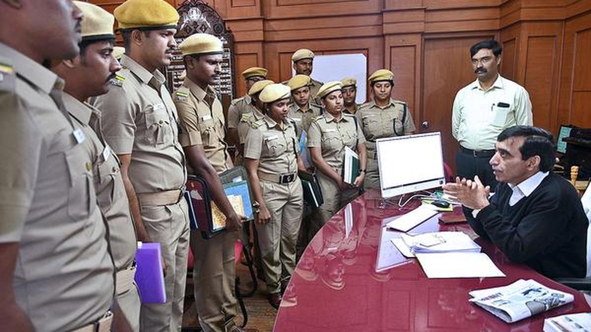 Forest rangers undergo training at MTR - The Hindu