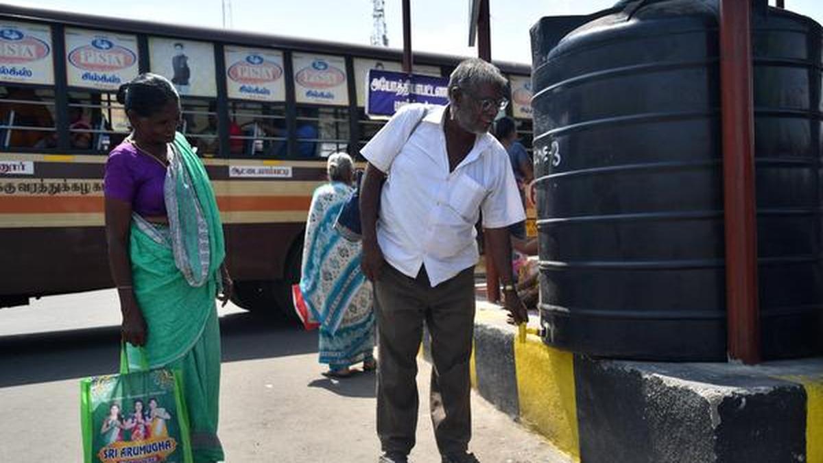 Commuters demand basic amenities at temporary bus stand - The Hindu