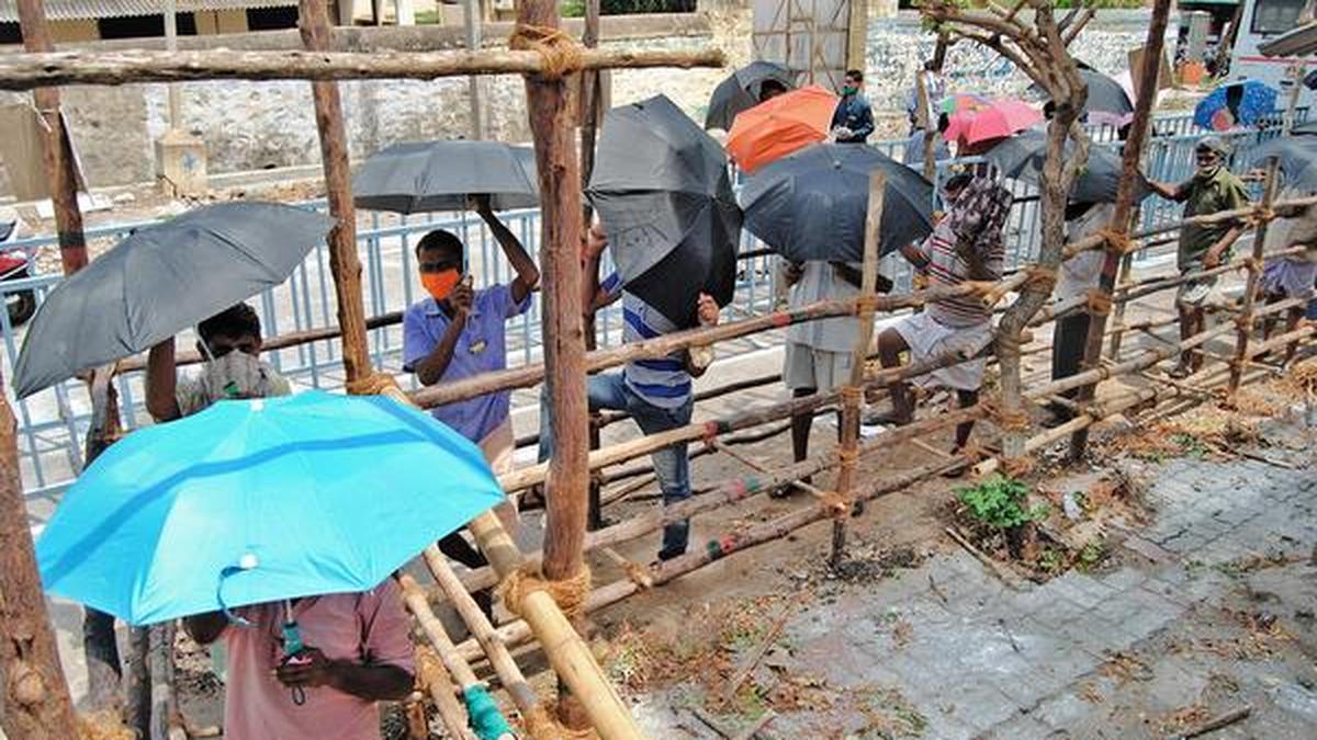 Long queues at Tasmac outlets continue on Day 2 - The Hindu