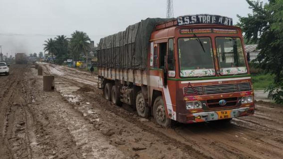 Slow pace of works on NH 77 troubles road users - The Hindu