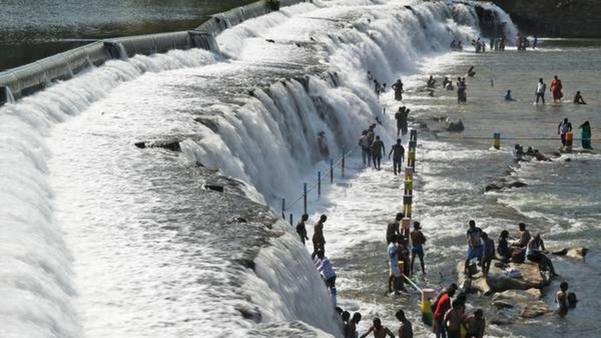 Kodiveri anicut sees increase in number of visitors - The Hindu