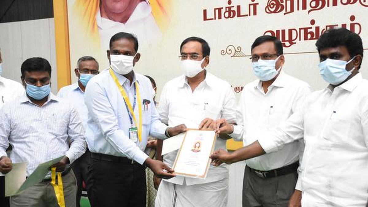 Teachers honoured with Radhakrishnan Award - The Hindu