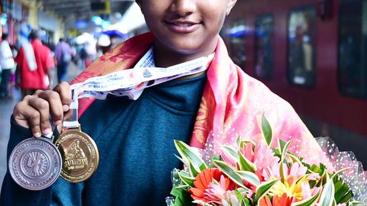 Coimbatore girls shine in track cycling event - The Hindu