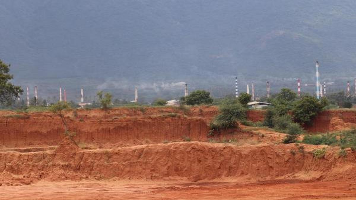 Large-scale mining goes on unchecked in Thadagam valley - The Hindu