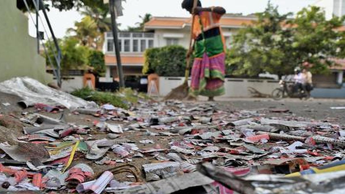 Deepavali day generates 1,000 tonnes of garbage in Coimbatore - The Hindu