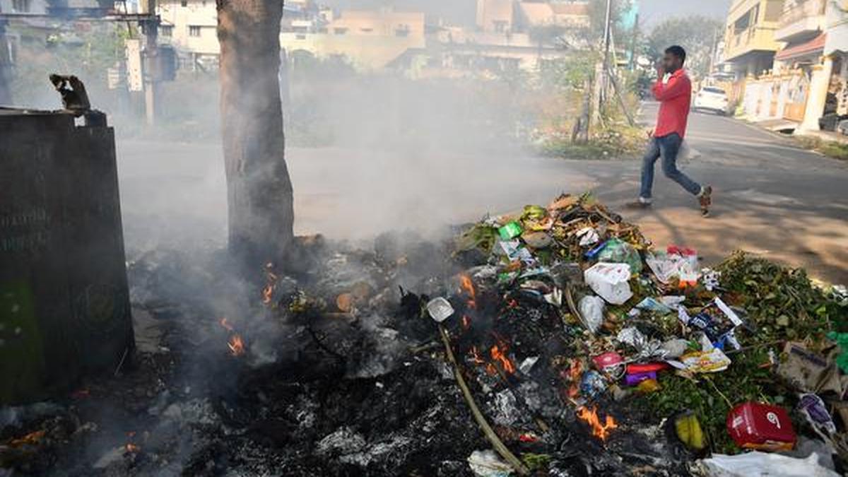 Burning of garbage a cause for concern for residents - The Hindu
