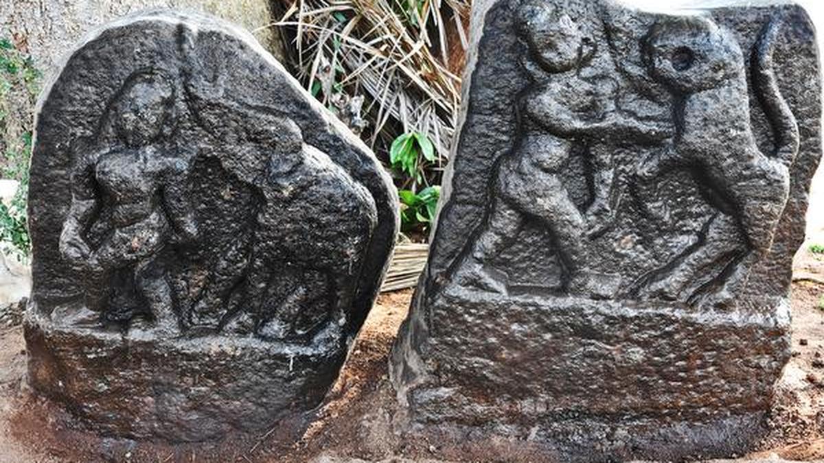 15th century hero stones discovered near Kinathukadavu - The Hindu