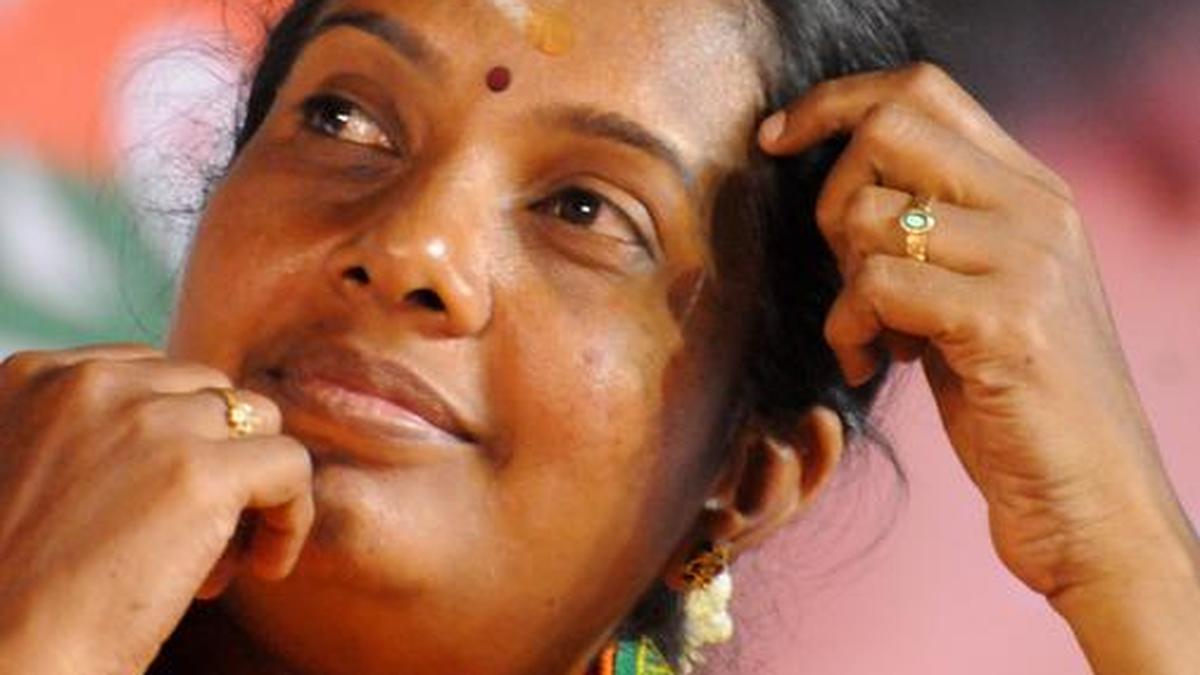 T-shirts not enough to develop Tamil language, says Vanathi Srinivasan ...